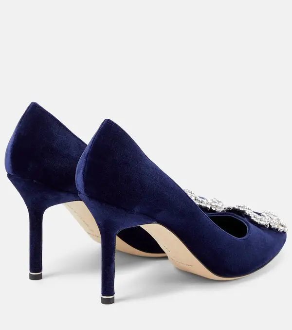 Manolo Blahnik Hangisi 90 Embellished Velvet Pumps - Blue