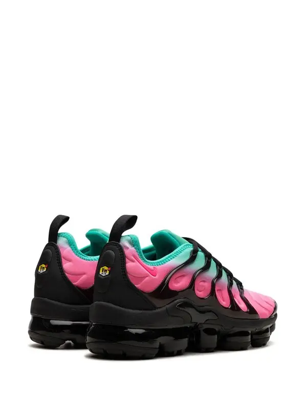 Nike Vapormax Plus Sneakers - Pink