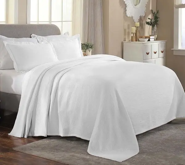 SUPERIOR Florin Cotton Medallion Bedspread Set- Twin - One-color
