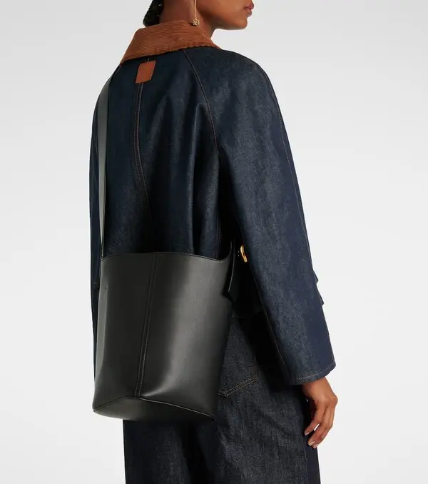Loewe Pebble Medium Leather Bucket Bag - Black