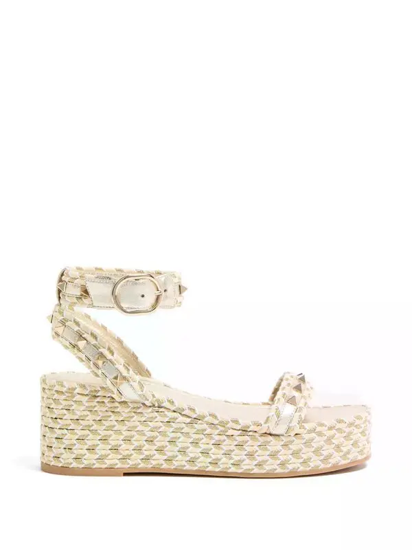 Valentino Garavani Rockstud Flatform Sandal In Laminated Nappa Leather - Neutrals