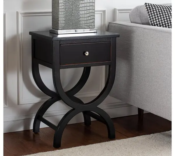 SAFAVIEH Maxine Accent Table