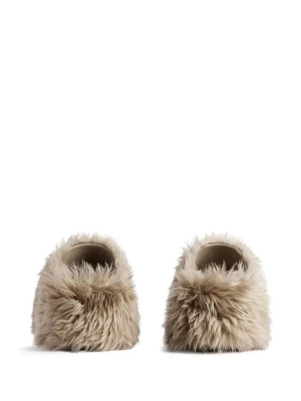 靴 BALENCIAGA CROCS MULE EVA FAKE FUR Balenciaga - Crocs™ Faux Fur EVA Clogs - Black Balenciaga