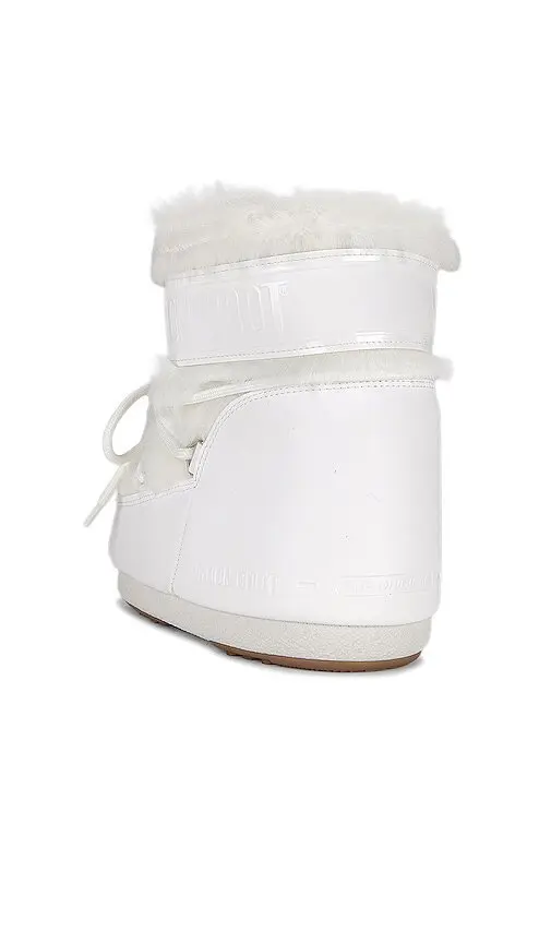 Moon Boot In In White