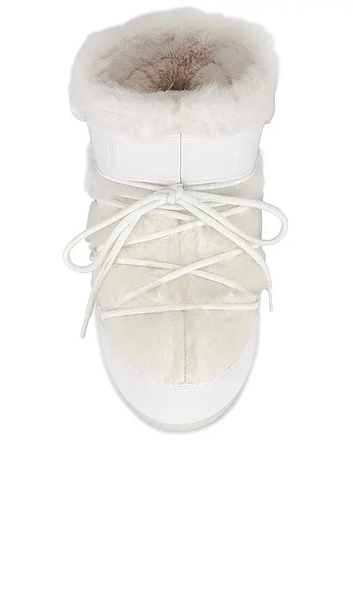 Moon Boot In In White