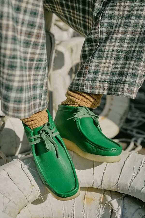 Clarks Wallabee Suede Boots - Cactus Green Leather
