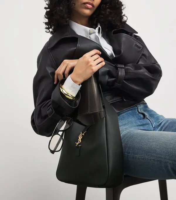 Saint Laurent Small Le 5 À 7 Shoulder Bag - Black