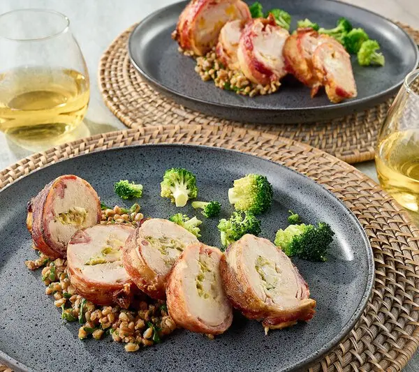 FAMILY FARMS 14-oz Bacon Wrapped Stuffed Chicken Breasts - One-color