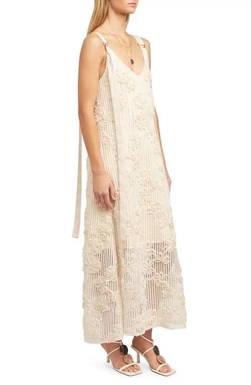 EN SAISON Reese Floral Appliqué Maxi Dress