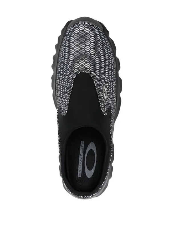 Oakley Slip-on Sneakers