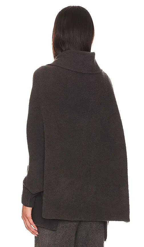 Barefoot Dreams Cozychic Blanket Wrap In Charcoal - Carbon