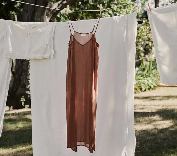 DÔEN Long Deep V-neck Slip - Carob