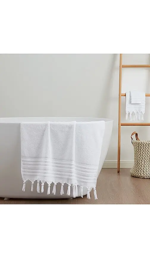UGG HOME Ava Bath Towel In White
