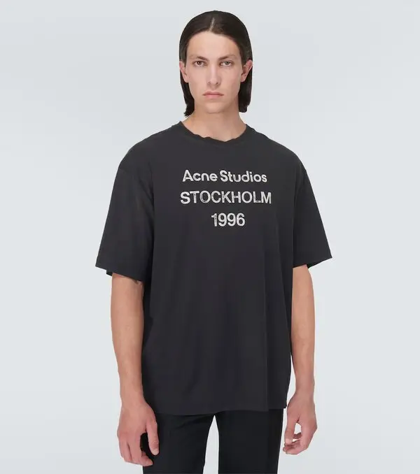 Acne Studios ブラック Tシャツ STOCKHOLM 1996 Acne Studios Stockholm 1996-Print T-Shirt - Black | Editorialist