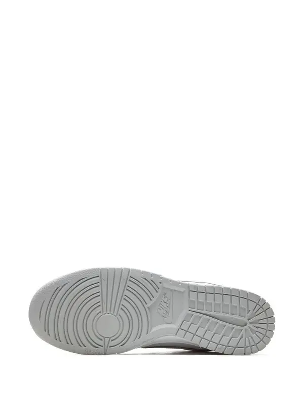 Nike Dunk Low Retro Sneakers - White
