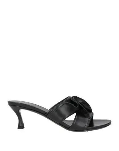Valentino Garavani Leather Ruffle Sandals - Black
