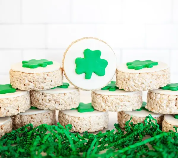 CREATIVE CRISPIES CO. Creative Crispies 12-piece St. Patrick's Round Reats - One-color