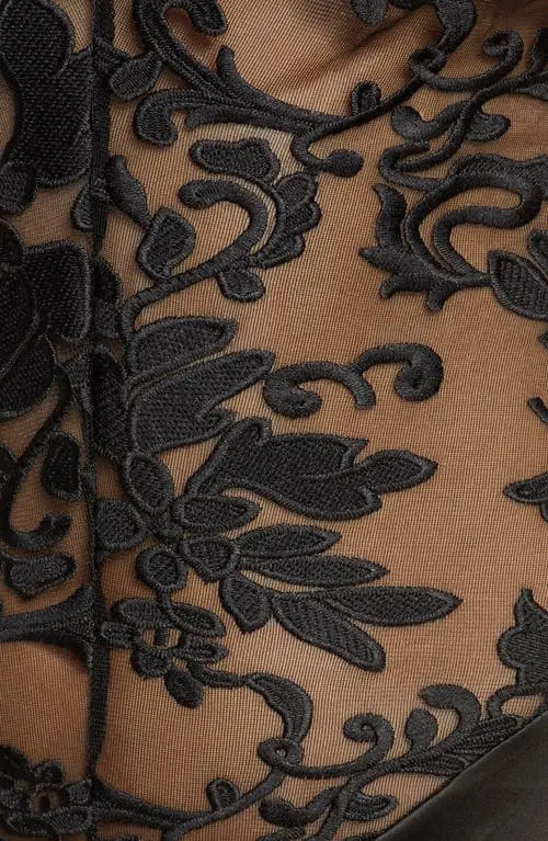 OH LA LA CHERI Lyla Embroidered Lace Teddy