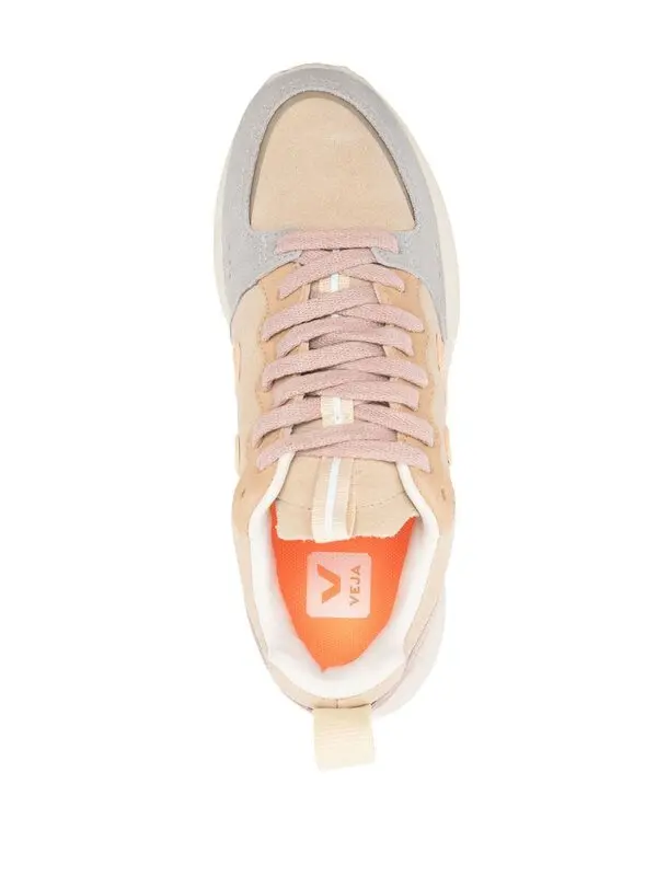 VEJA Venturi Runner Sneakers