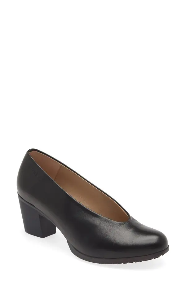 WONDERS Leather Pumps - Black Leather