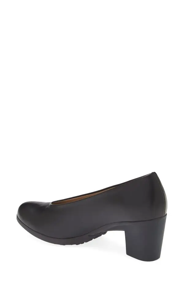WONDERS Leather Pumps - Black Leather