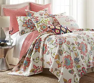 LEVTEX HOME Clementine Floral 3-piece King/cal King Quilt Set - One-color