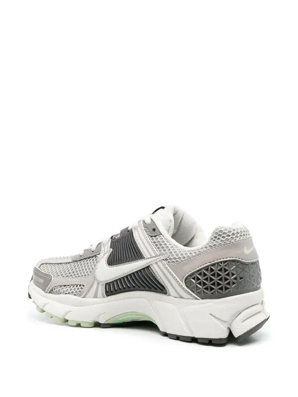 Nike Vomero Sneakers - Grey