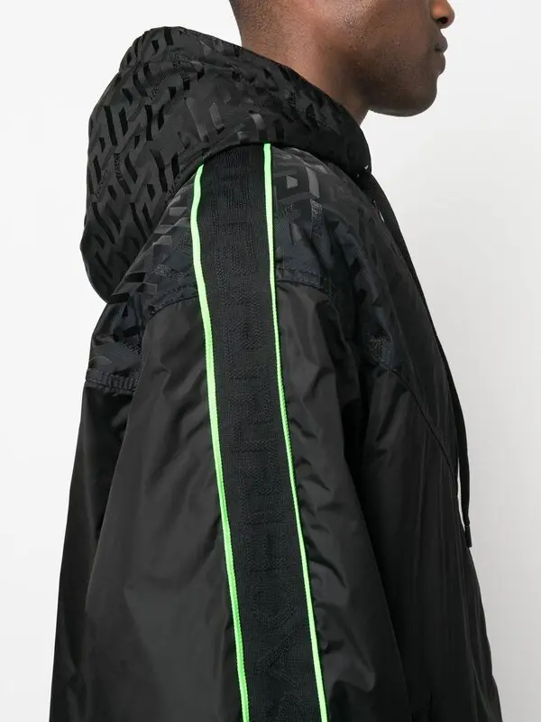 ジャケット・アウター VERSACE PANEL LOGO TRACK JACKET VERSACE PANEL LOGO TRACK JACKET 【公式通販】