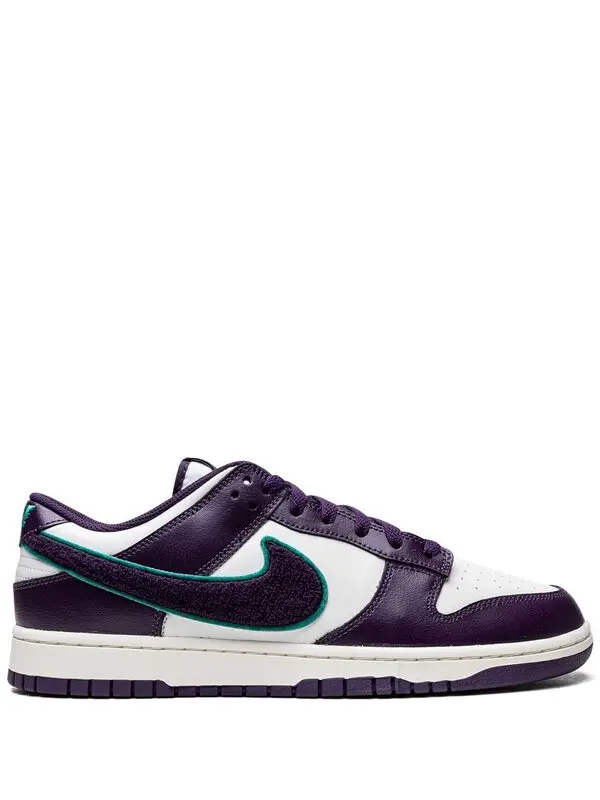 Nike Dunk Low Chenille Swoosh Grand Sneakers - Purple