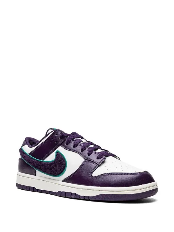 Nike Dunk Low Chenille Swoosh Grand Sneakers - Purple