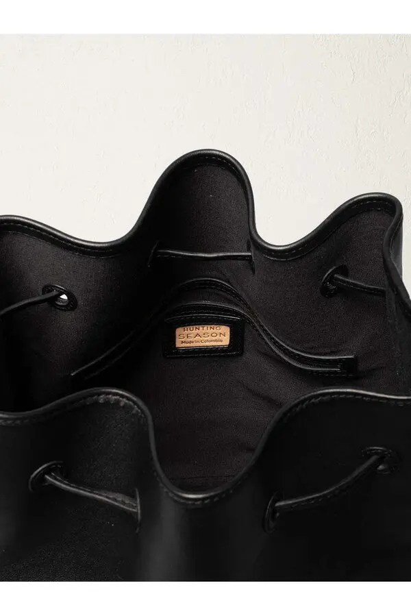Hunting Season The Extra Large Drawstring In Nappa Leather  display picture 1