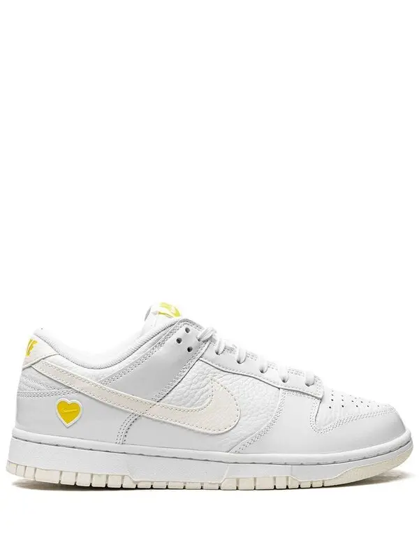 Nike Dunk Low Sneakers