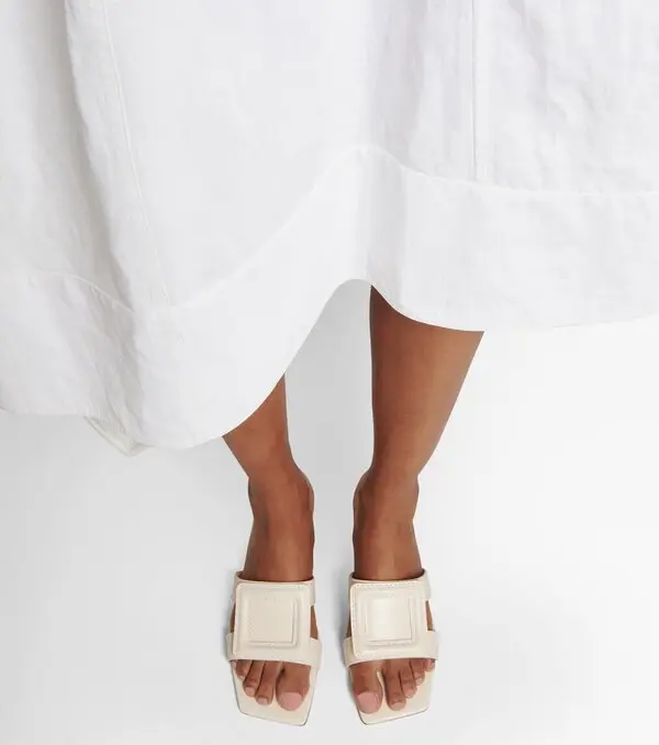 ROGER VIVIER Buckle Leather Sandals - Beige
