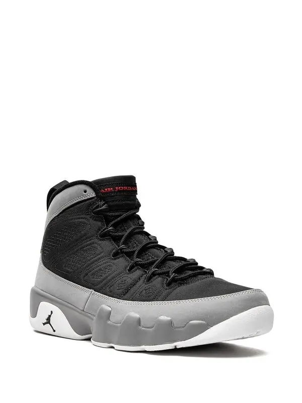 JORDAN Air Retro Particle Grey Sneakers - Black