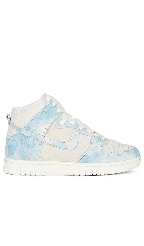 Nike Dunk High Sneaker In Baby Blue