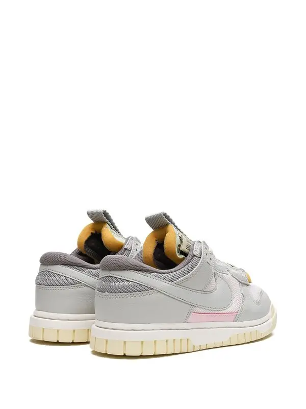Nike Dunk Low Remastered Sneakers