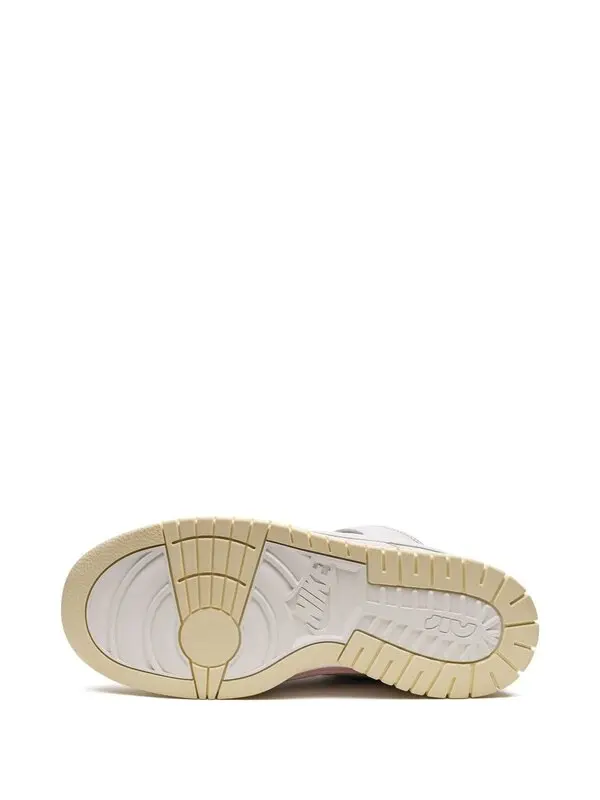 Nike Dunk Low Remastered Sneakers