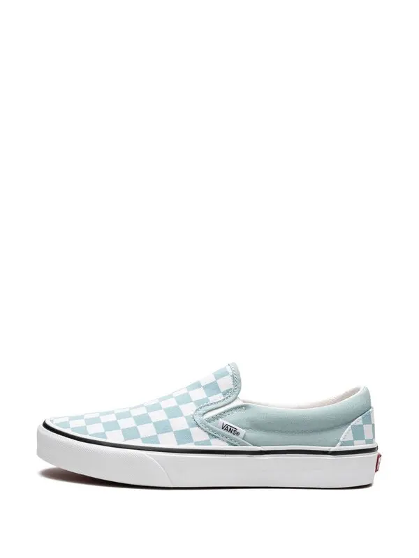 VANS Classic Slip-on Sneakers