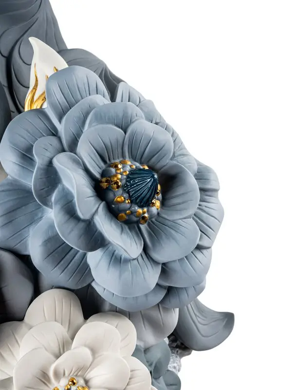 LLADRO Vase With Flowers Porcelain Figurine
