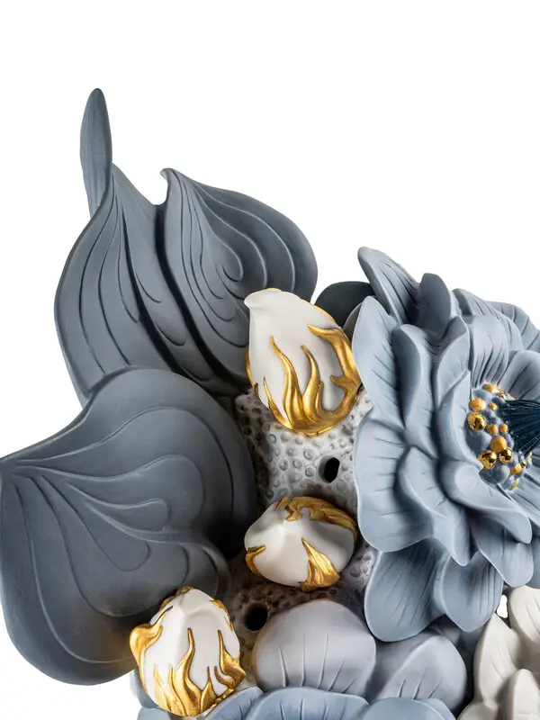 LLADRO Vase With Flowers Porcelain Figurine