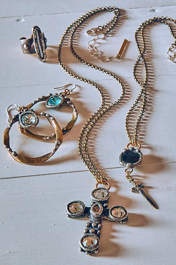 MIKAL WINN Cross Pendant Necklace