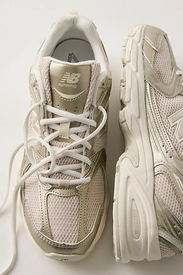 NEW BALANCE 530 Sneakers - Brown