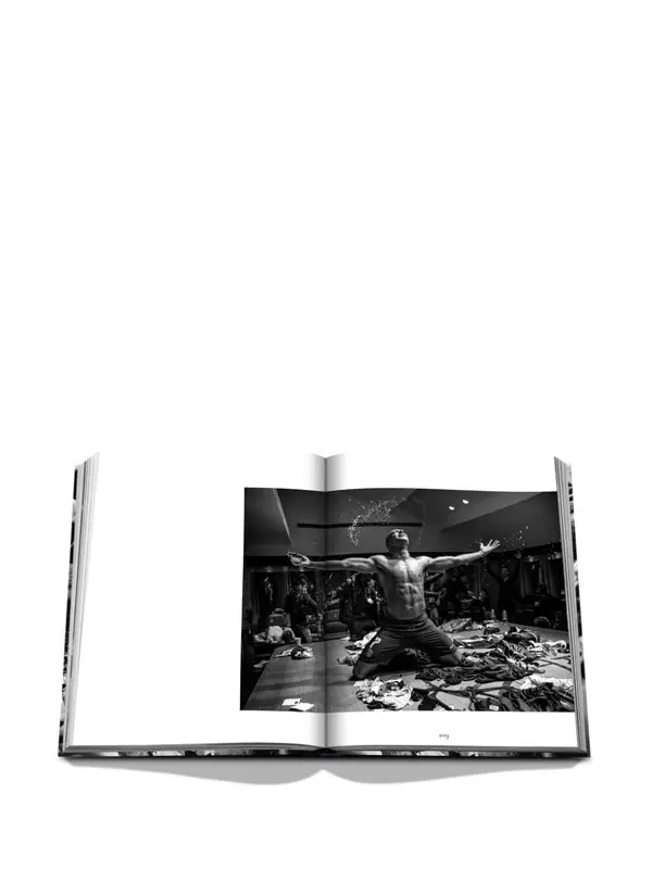 Assouline Paris Saint-germain Julien Scussel Book