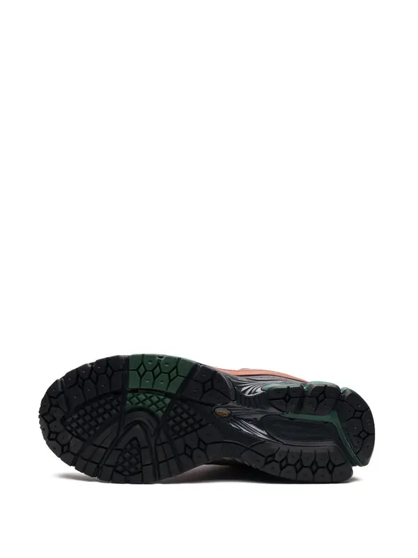 NEW BALANCE 2002r The Hiker Sneakers - Brown
