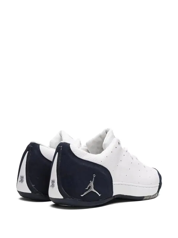 JORDAN Carmelo 1.5 Low Sneakers