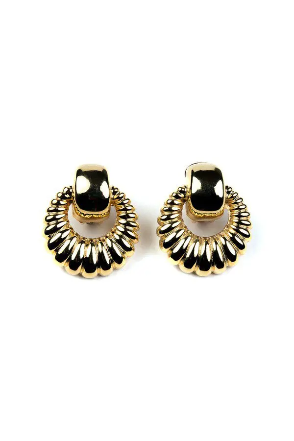 KENNETH JAY LANE Polished Tone Ribbed Doorknocker Clip On Earrings - Gold