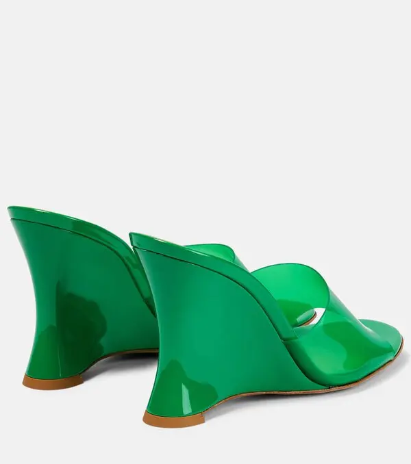 GIANVITO ROSSI Vernice Wedge Mules