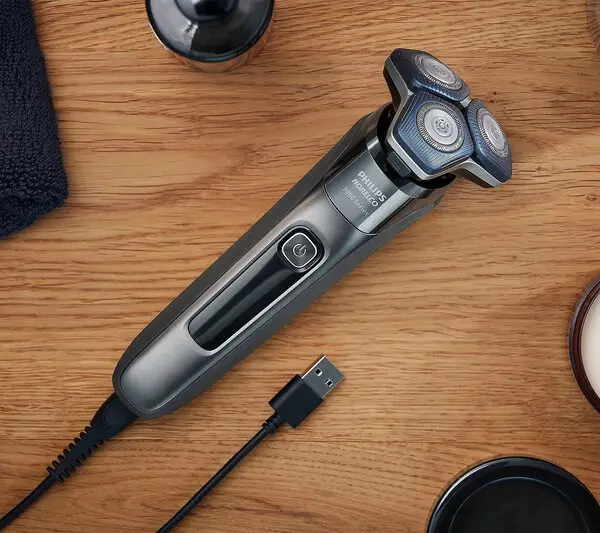 PHILIPS Norelco Shaver 7200