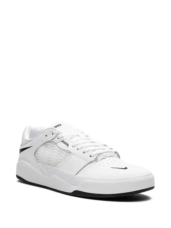 Nike Vans Sb Ishod Premium Low-top Sneakers - White