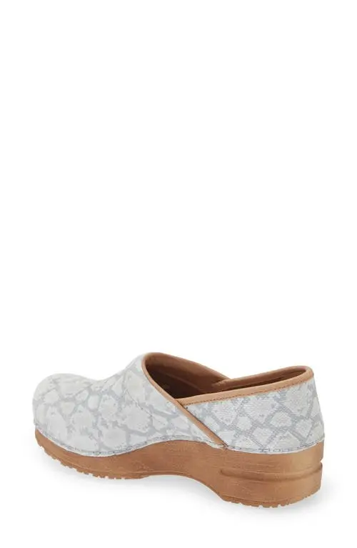 SANITA Viper Embossed Clogs